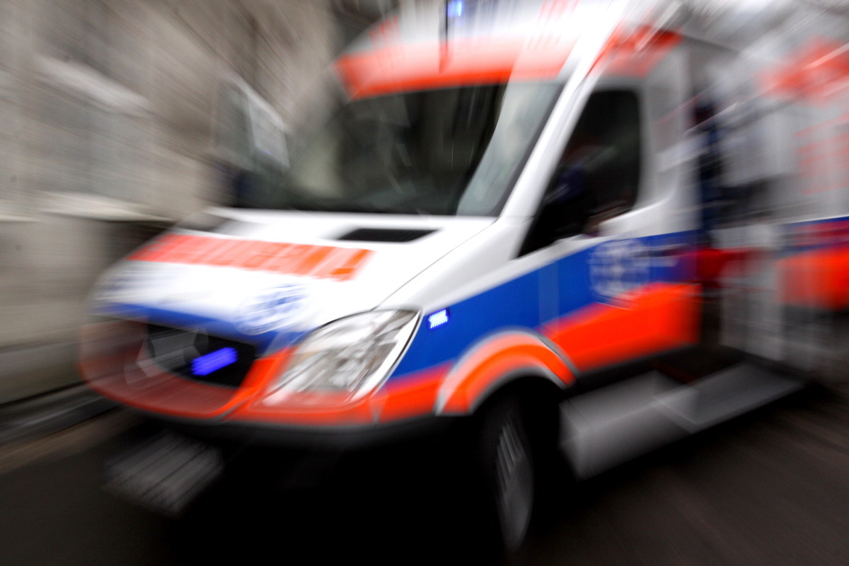 Karetka na drodze? O tym powinieneś pamiętać Karetka na drodze? O tym powinieneś pamiętać